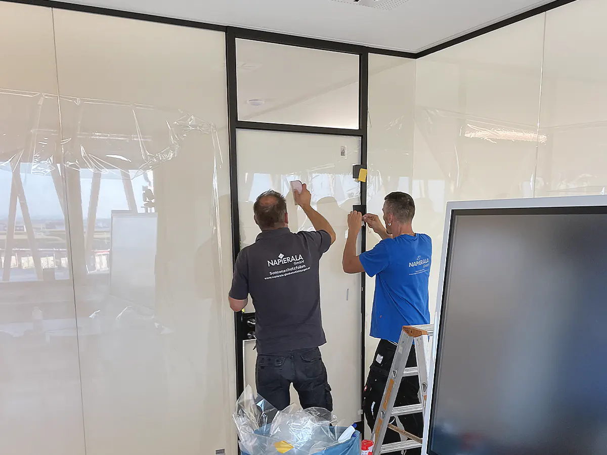 Schaltbare Folie für Fenster und Türen | Napierala GmbH Berlin